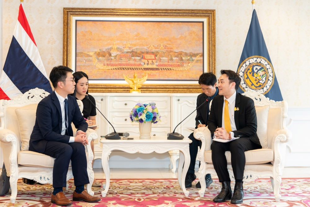 นายแหลม ชุนวา พาร์สัน (LAM CHUN-WAH Parson) ผู้อำนวยการสำนักงานเศรษฐกิจ ...