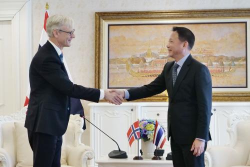 Mr. Erling Rimestad รัฐมนตรีช่วยว่าการกระทรวงการต่างประเทศแห่ง ...