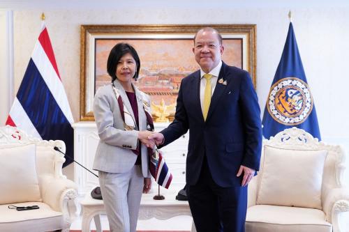 นางสาวปิง คิตนีกอน (H.E. Ms. Ping Kitnikone) เอกอัครราชทูตแคนาดาประจำ ...